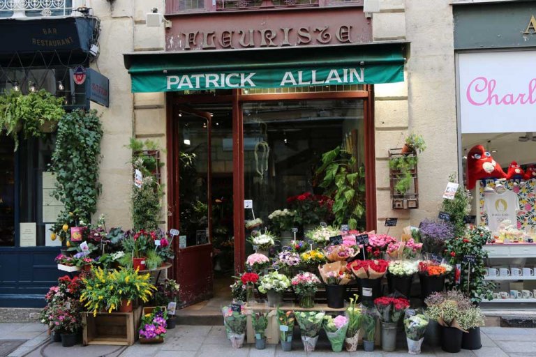 Quick Guide to Ile Saint-Louis, Paris | World In Paris