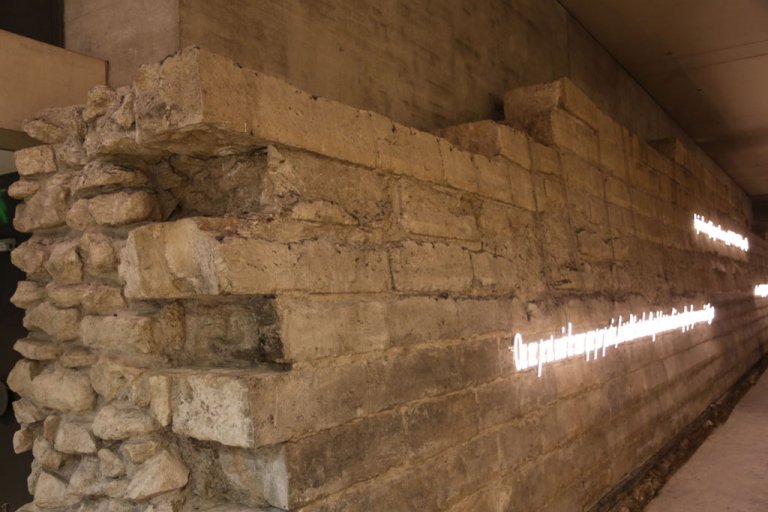 15+ Curious Facts about the Louvre Pyramid (Inside and Out!) | World In ...